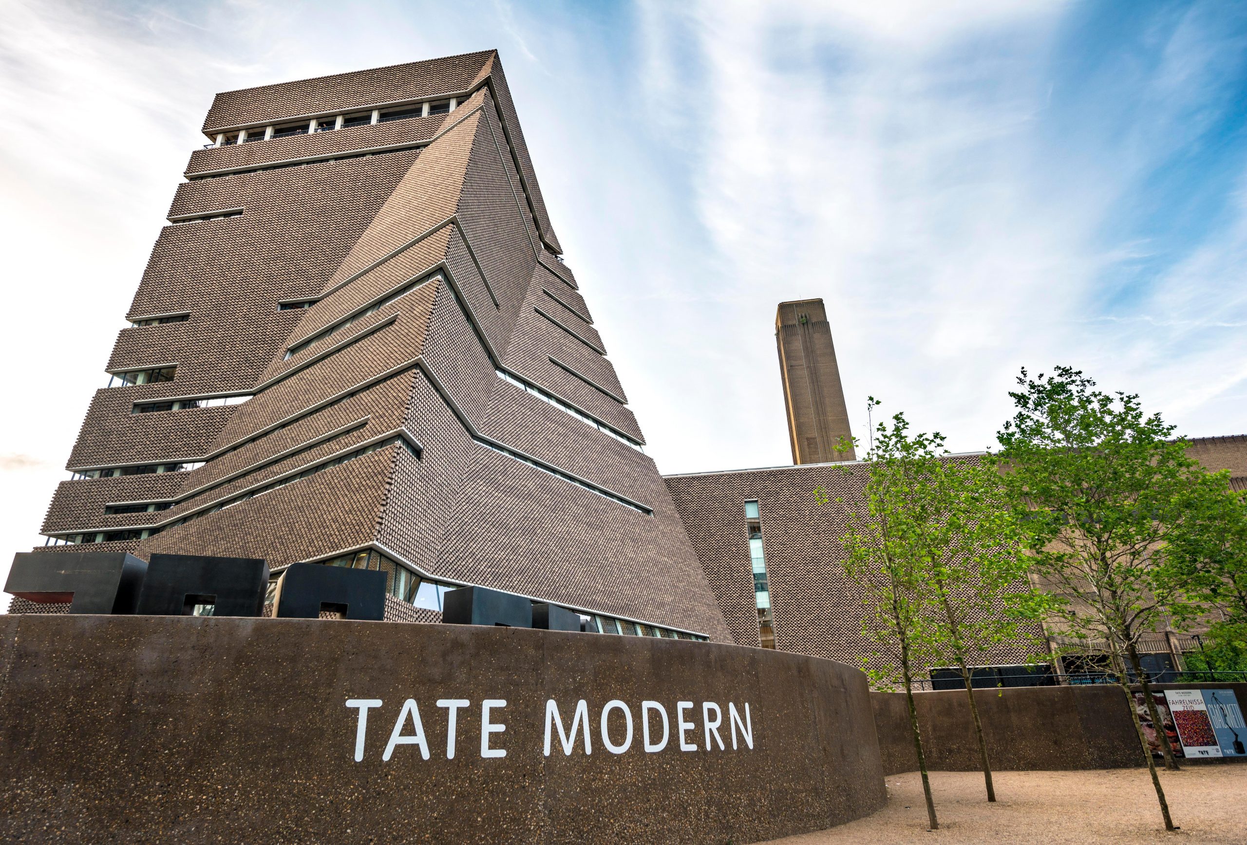 Tate Modern - Bảo Tàng Nghệ Thuật Từ Một Nhà Máy Điện Cũ